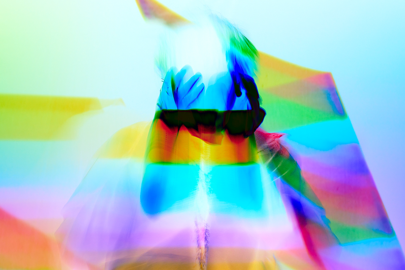 【SUIREN × Lezel スペシャル対談】 コラボ楽曲でなければ生まれなかった1曲 | エイベックス・ポータル - avex portal