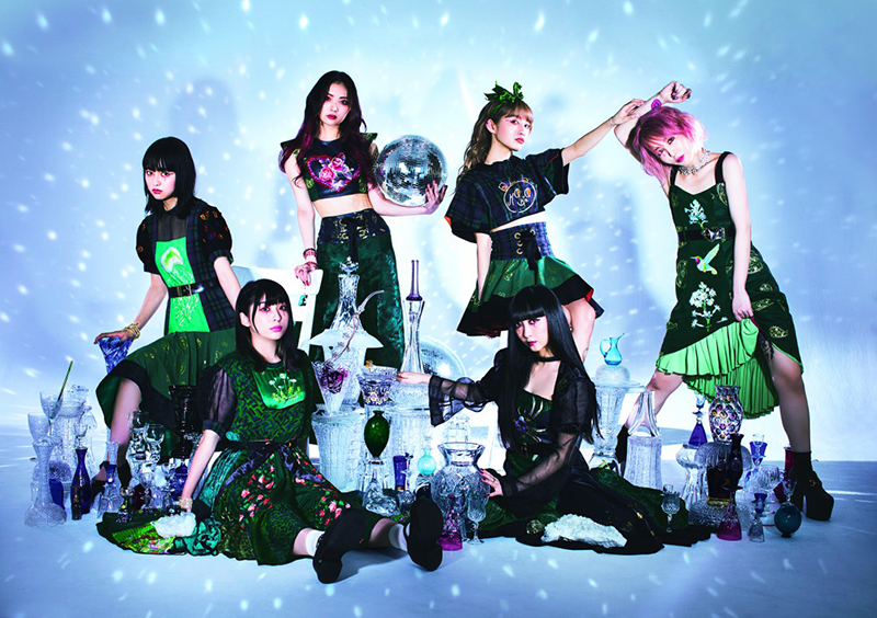 「装苑」9月号にZOCニューアルバム「PvP」の衣装特集の掲載が決定！ | エイベックス・ポータル - avex portal